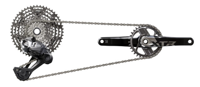 Shimano XTR M9200 Di2 Wireless Drivetrain & Wheels | Blister