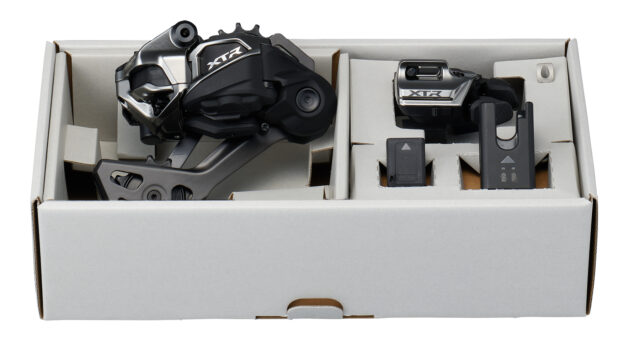 Shimano XTR M9200 Di2 Wireless Drivetrain & Wheels | Blister