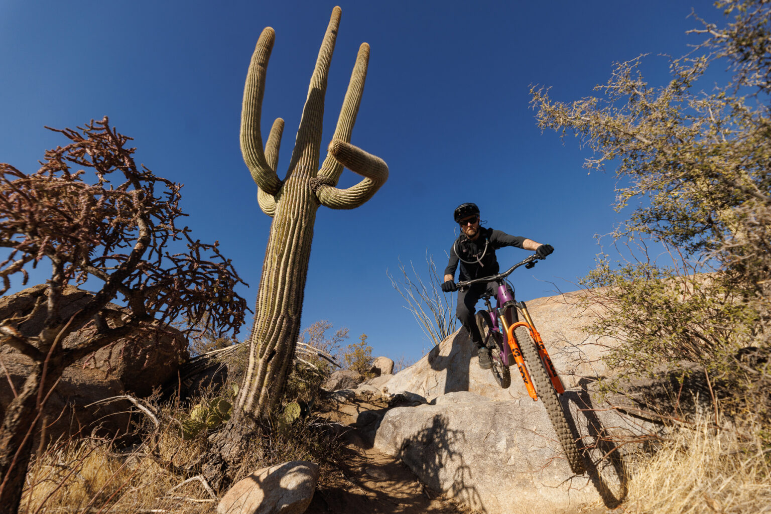 Shimano XTR M9200 Di2 Wireless Drivetrain & Wheels | Blister